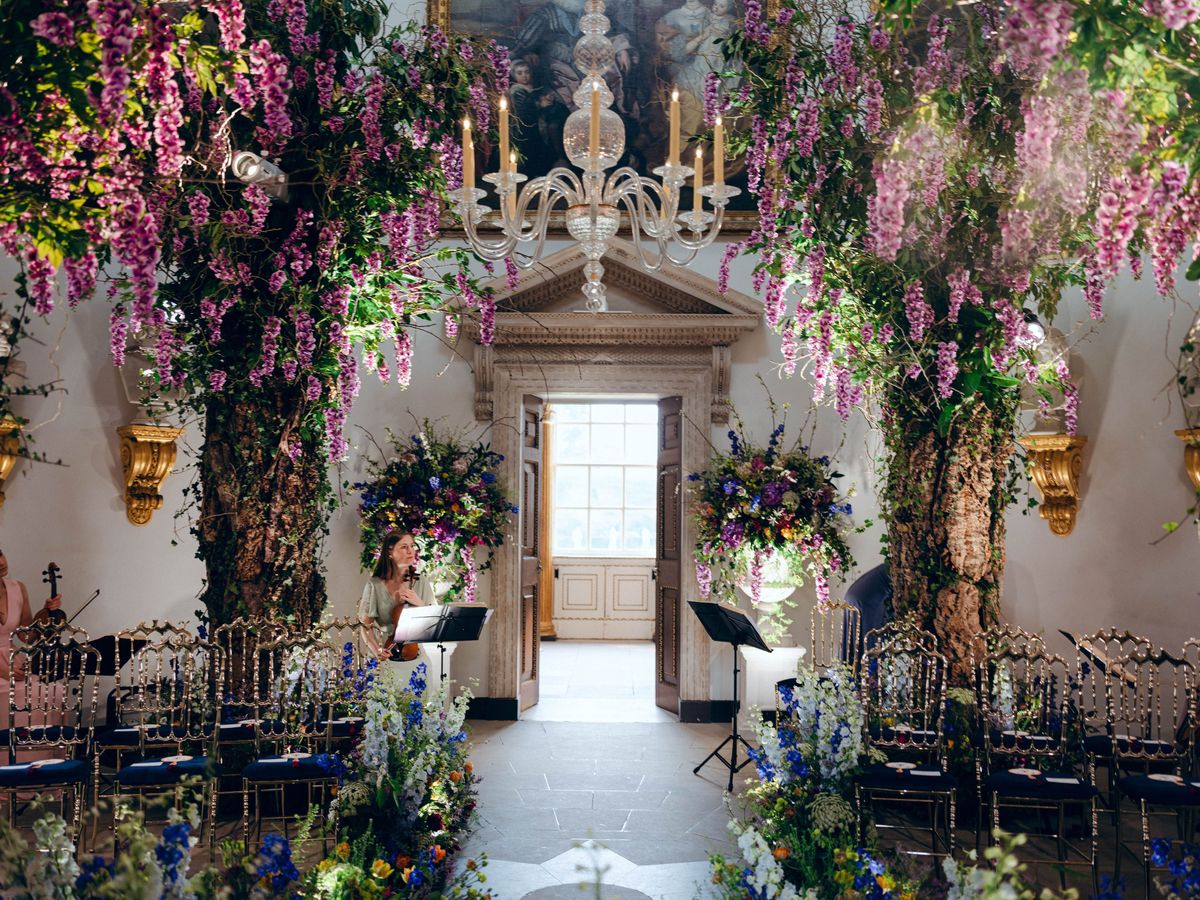 How to Throw a Bridgerton-Themed Wedding That Would Make the Queen ...